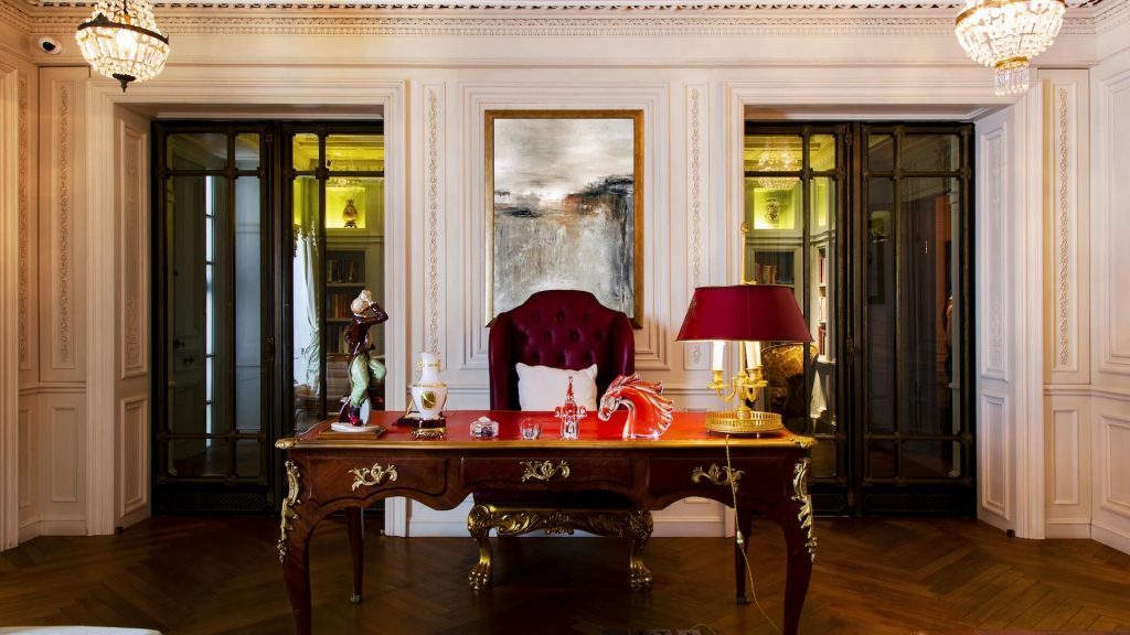 Jonathan Eav Atelier – The Eav's Group